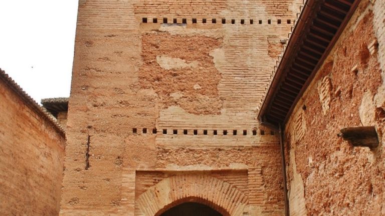 Torre de la Rauda - Nomads Travel Guide