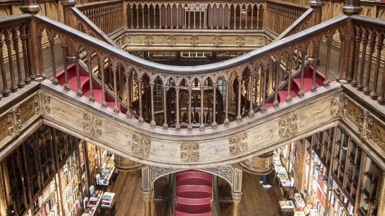 Self Guided Walking Tour of Porto (with Maps!) - Nomads Travel Guide