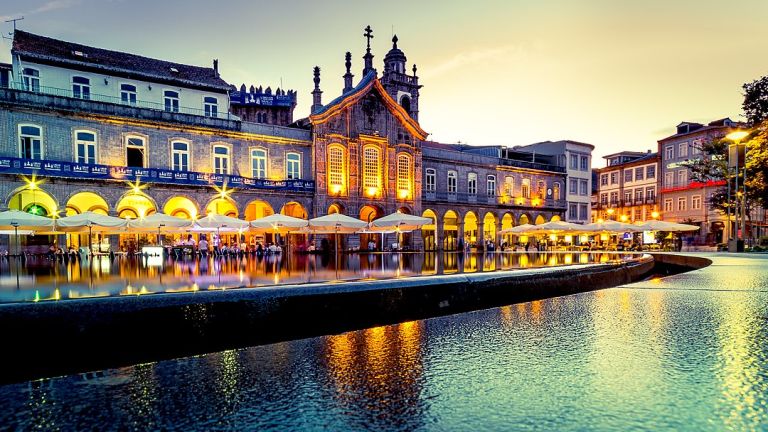 Vigo: The Complete Guide - Nomads Travel Guide