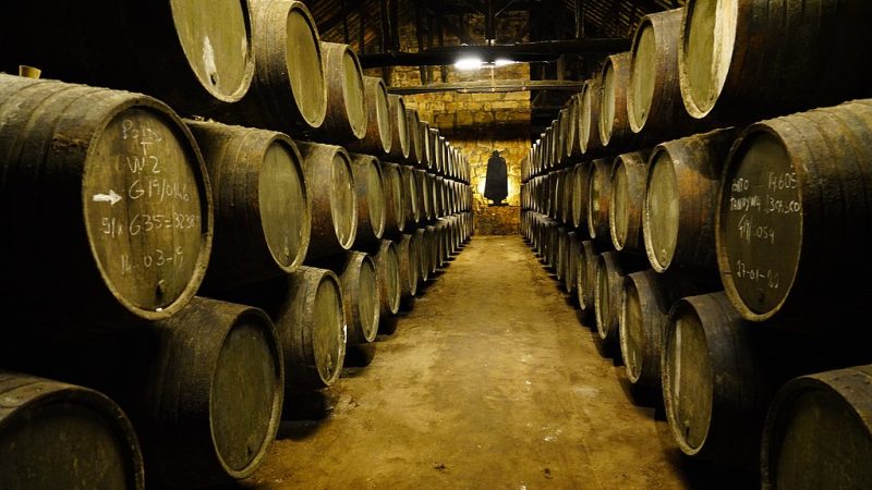 Guide to Port Wine Cellars in Porto [YEAR]: Tours, Tastings & Tips