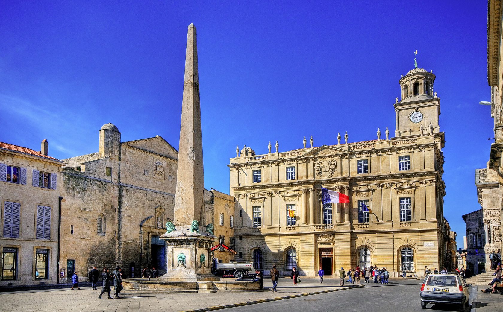 Self-Guided Walking Tour of Arles, France 2026 – Map & Must-See Sights