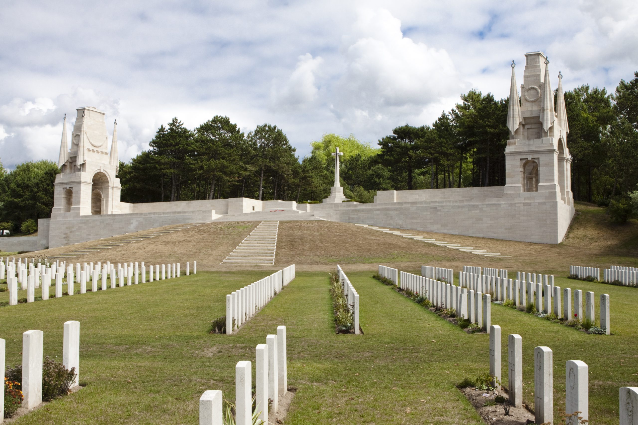 Étaples Military Cemetery, Étaples, France (2026): A Solemn Tribute to ...