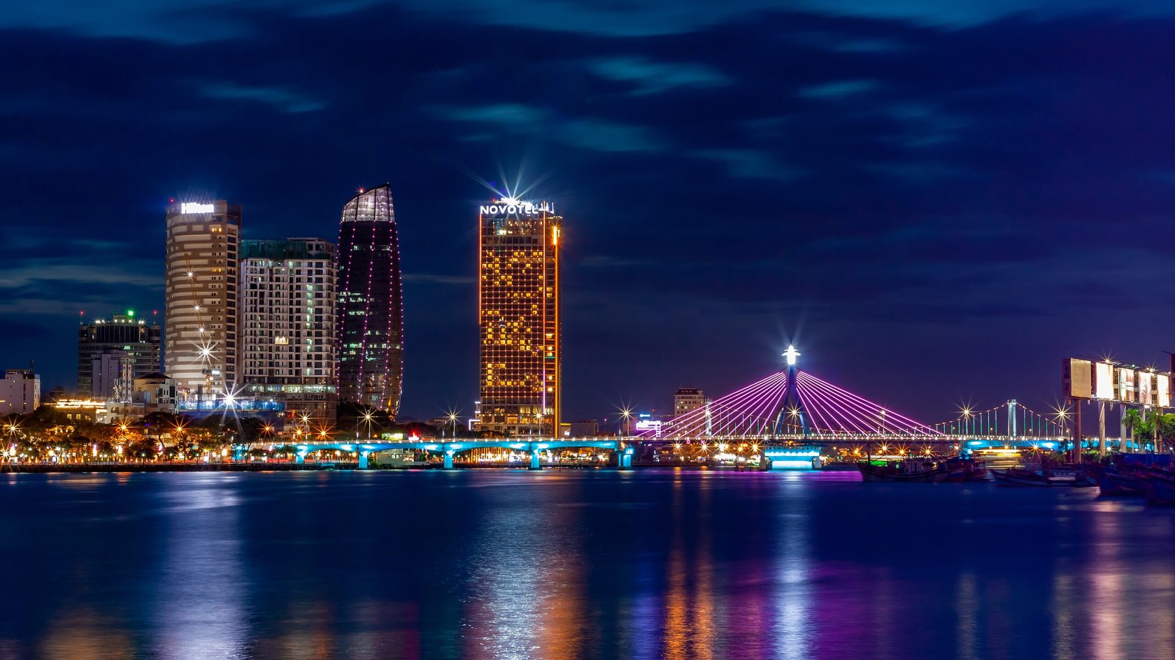 Han River Waterfront, Da Nang, Vietnam (2026): Night Lights, Riverside ...