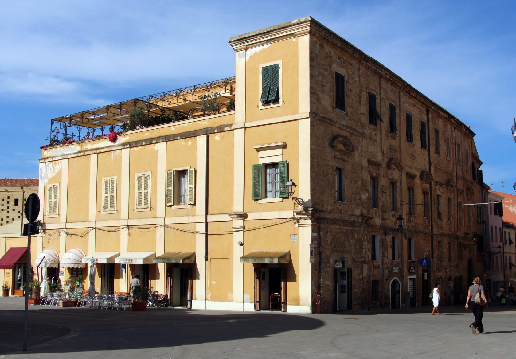 Palau Simon (Palazzo Simon), Alghero (2026): neoclassical palace facade ...