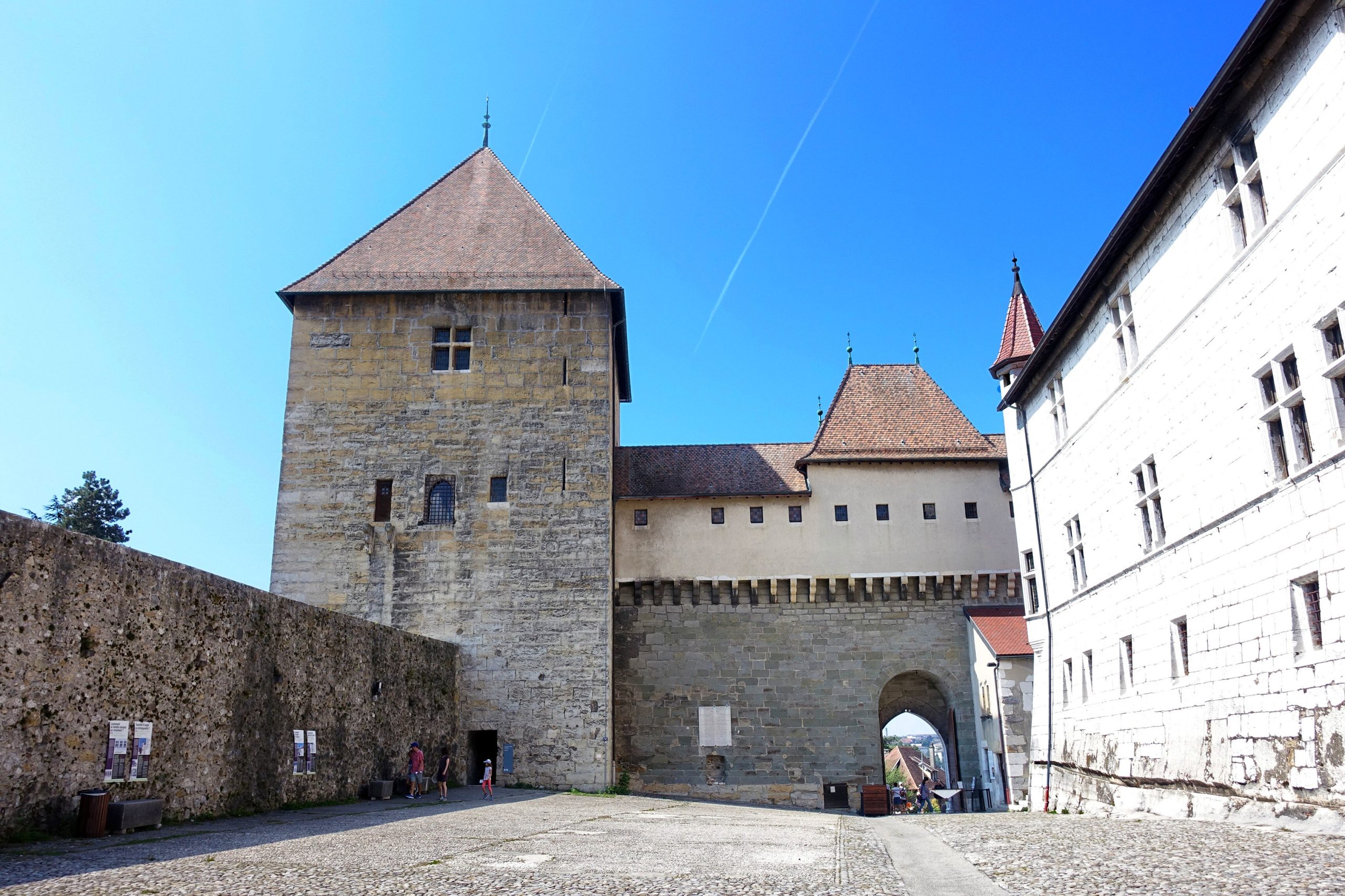 Musée-Château d’Annecy, Annecy (2026): lakeside castle museum with ...