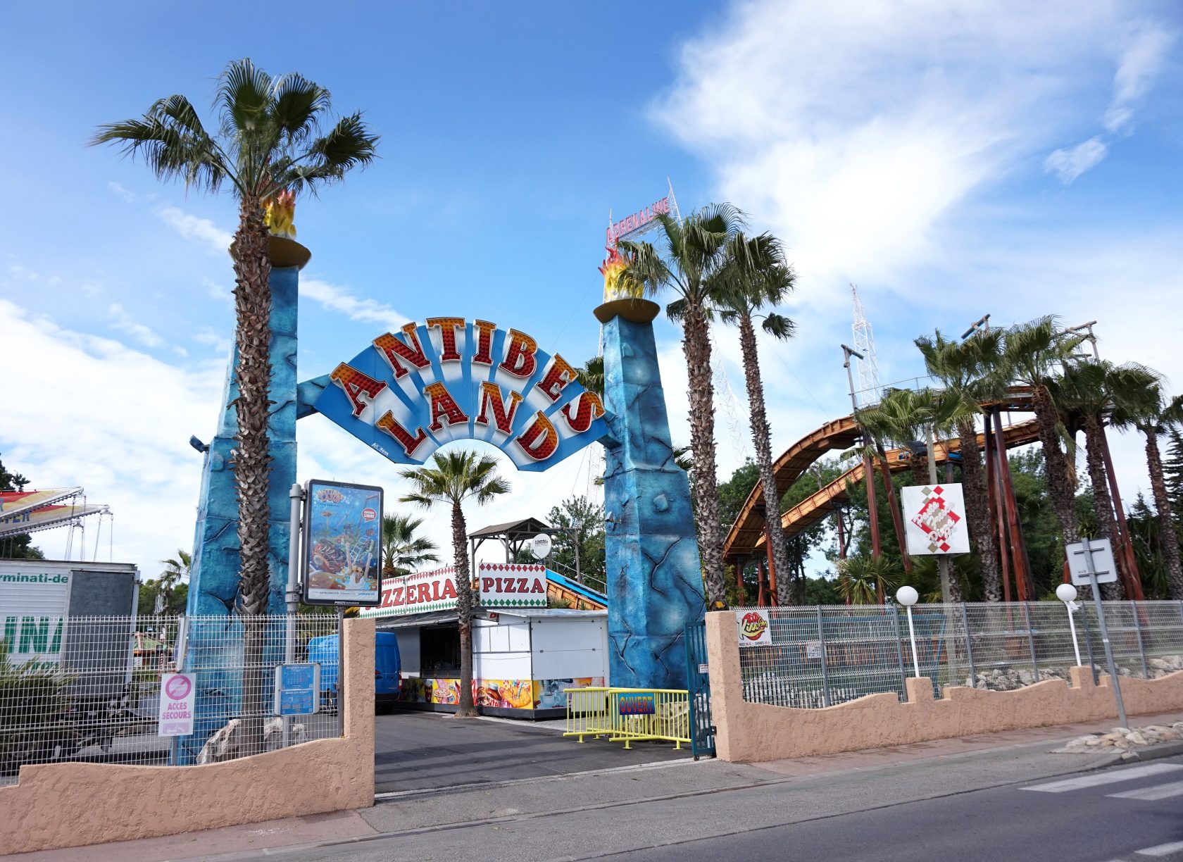Antibes Land Park, Antibes (2026): Night-time rides and family fun on ...