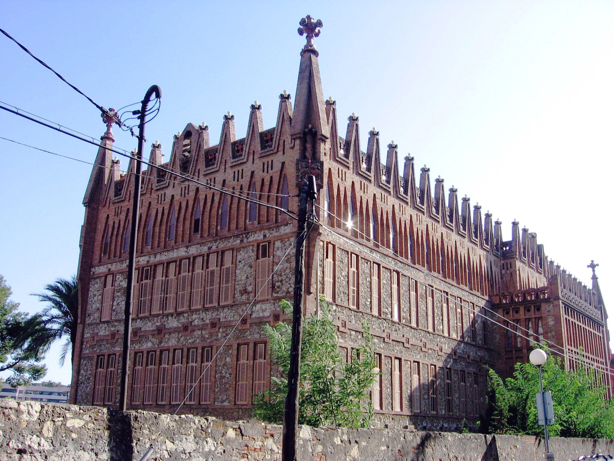 Col·legi de les Teresianes, Barcelona (2026): Gaudí’s understated brick ...