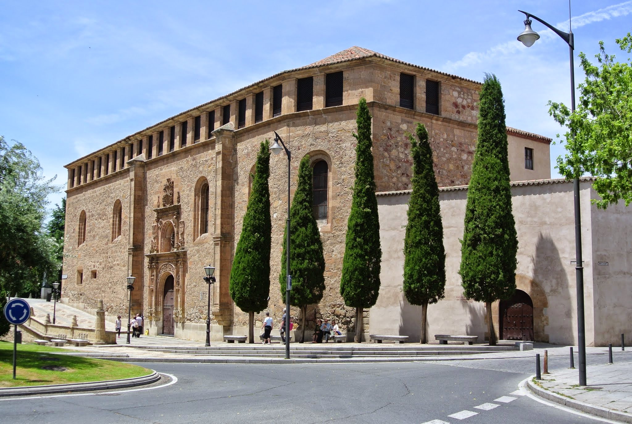 Convento de las Dueñas, Salamanca (2026): a serene cloister with ...