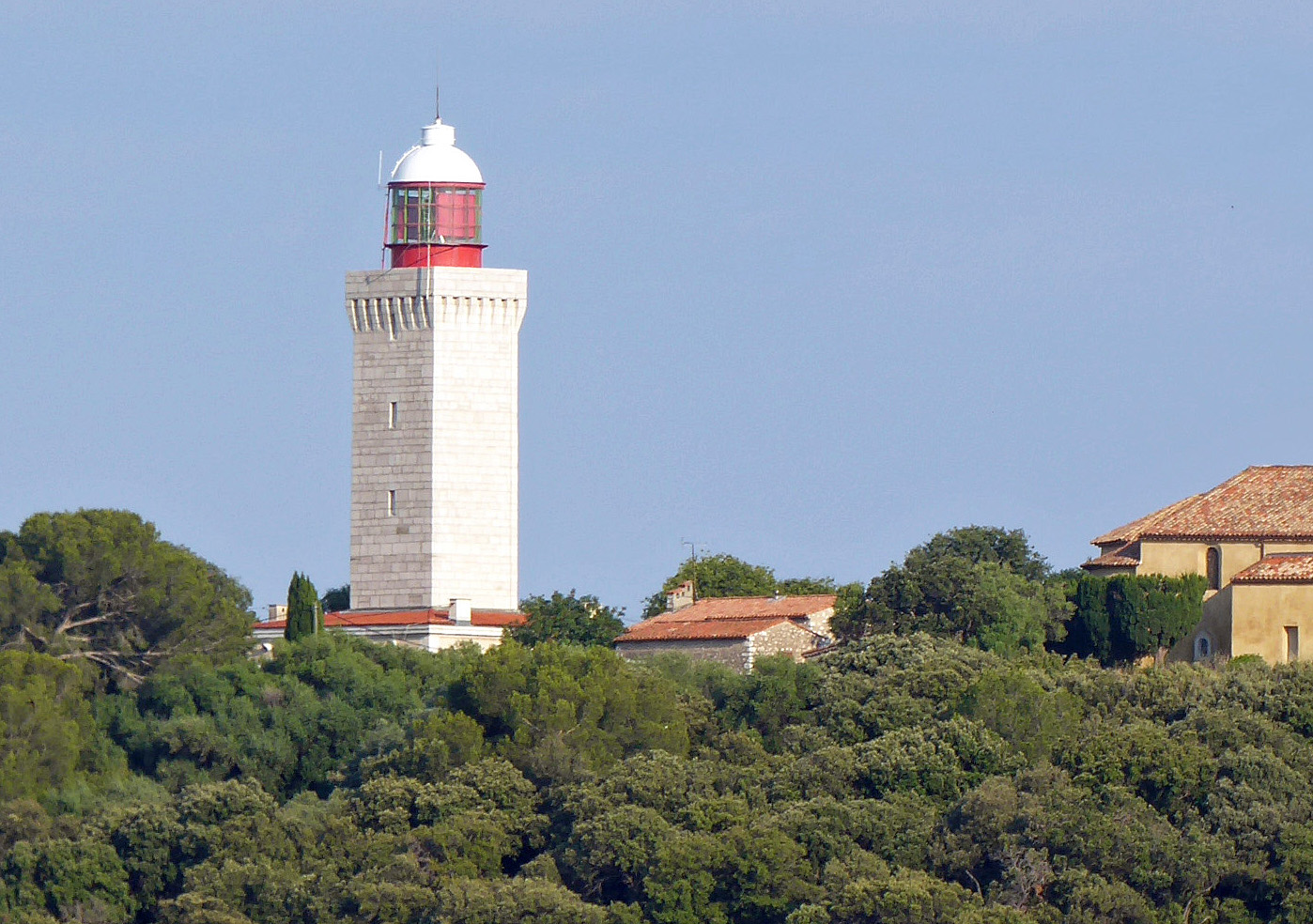 La Garoupe lighthouse, Antibes (2026): panoramic Cap d’Antibes ...