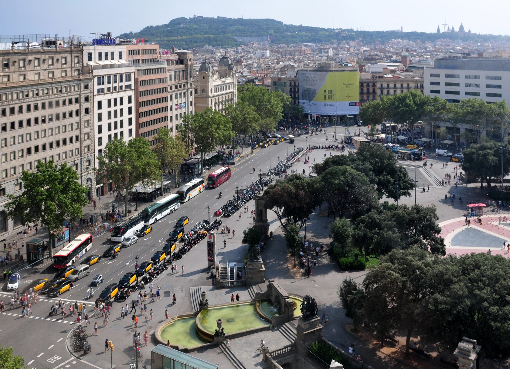 Plaça de Catalunya, Barcelona (2026): The City’s Main Meeting Point ...