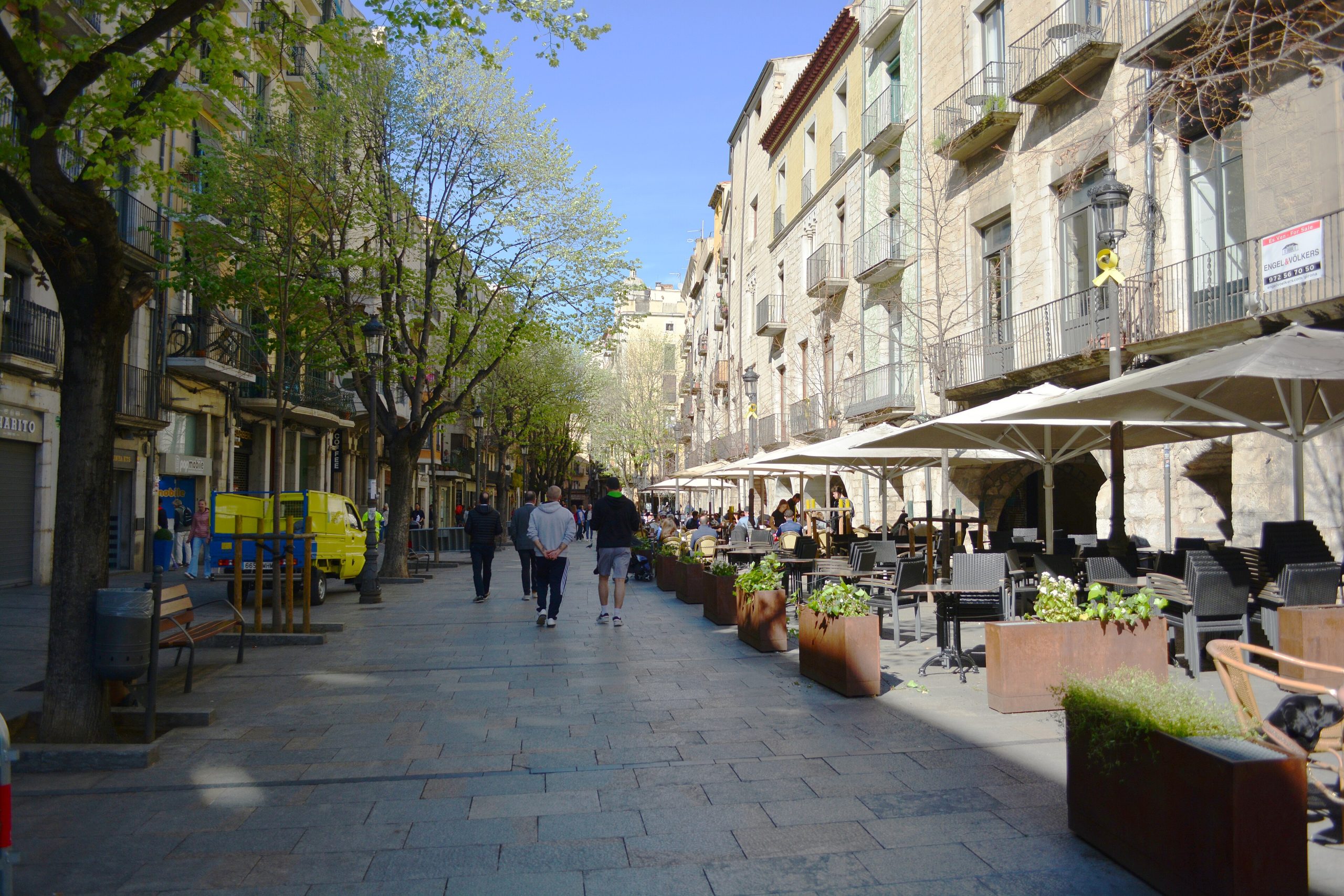 Rambla de la Llibertat, Girona (2026): Arcaded riverside promenade for ...