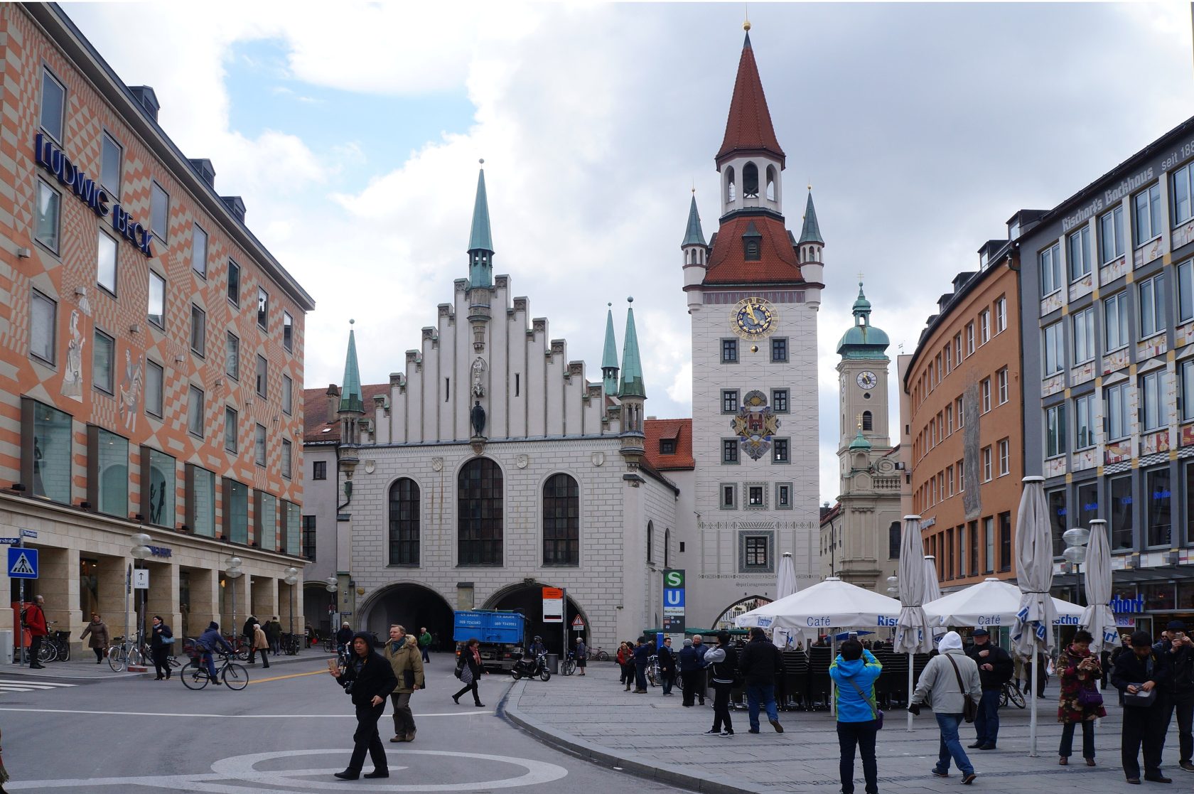 Munich: The Complete Guide - Nomads Travel Guide Visiting Munich ...