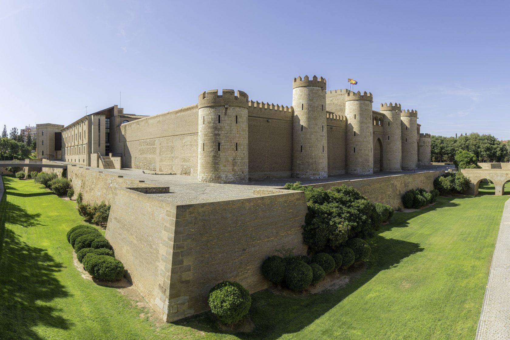 Aljafería Palace, Zaragoza (2026): Moorish fortress-palace and Aragón’s ...