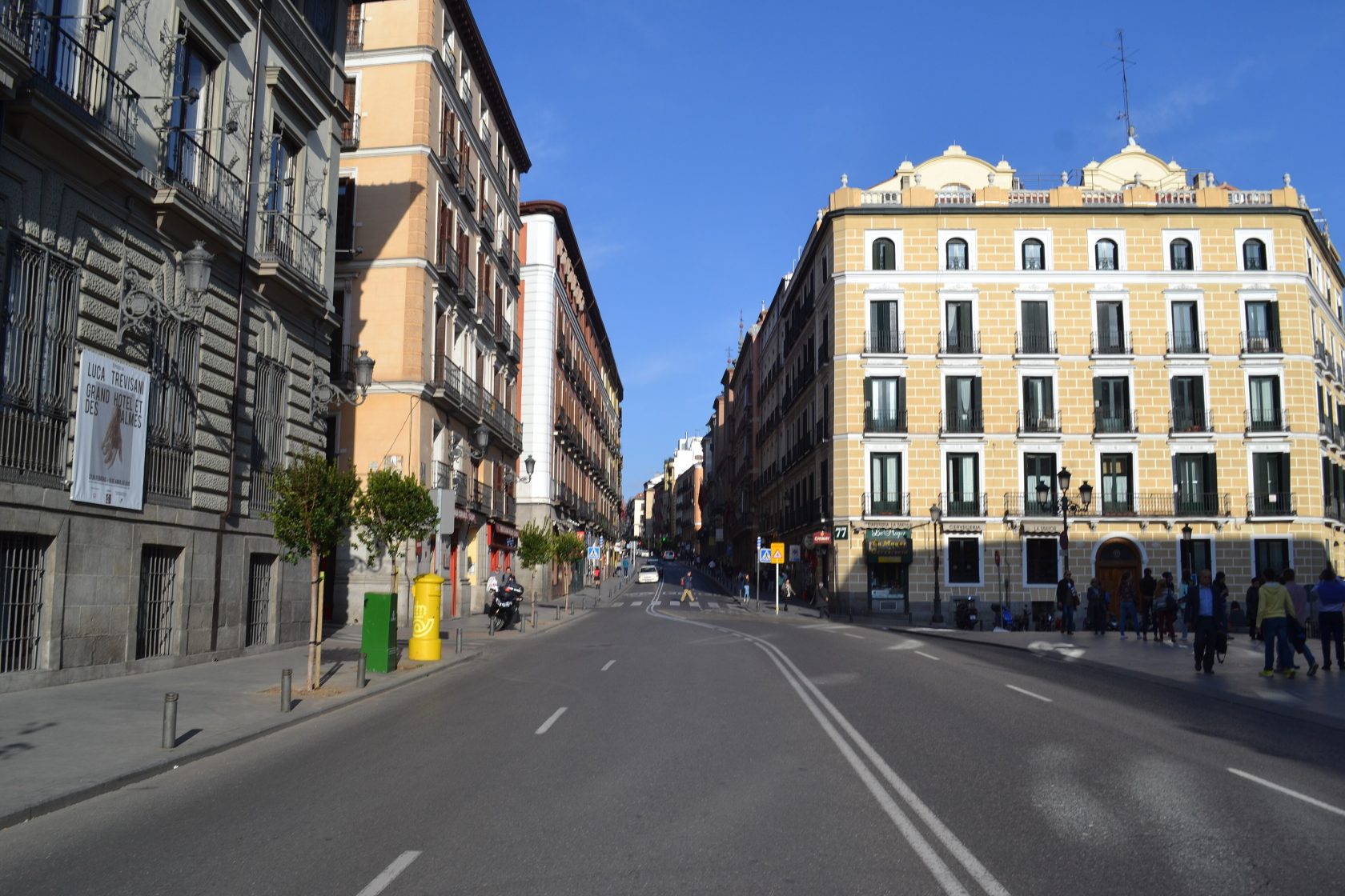 Calle Mayor, Madrid (2026): A classic walk from Sol to the Royal Palace