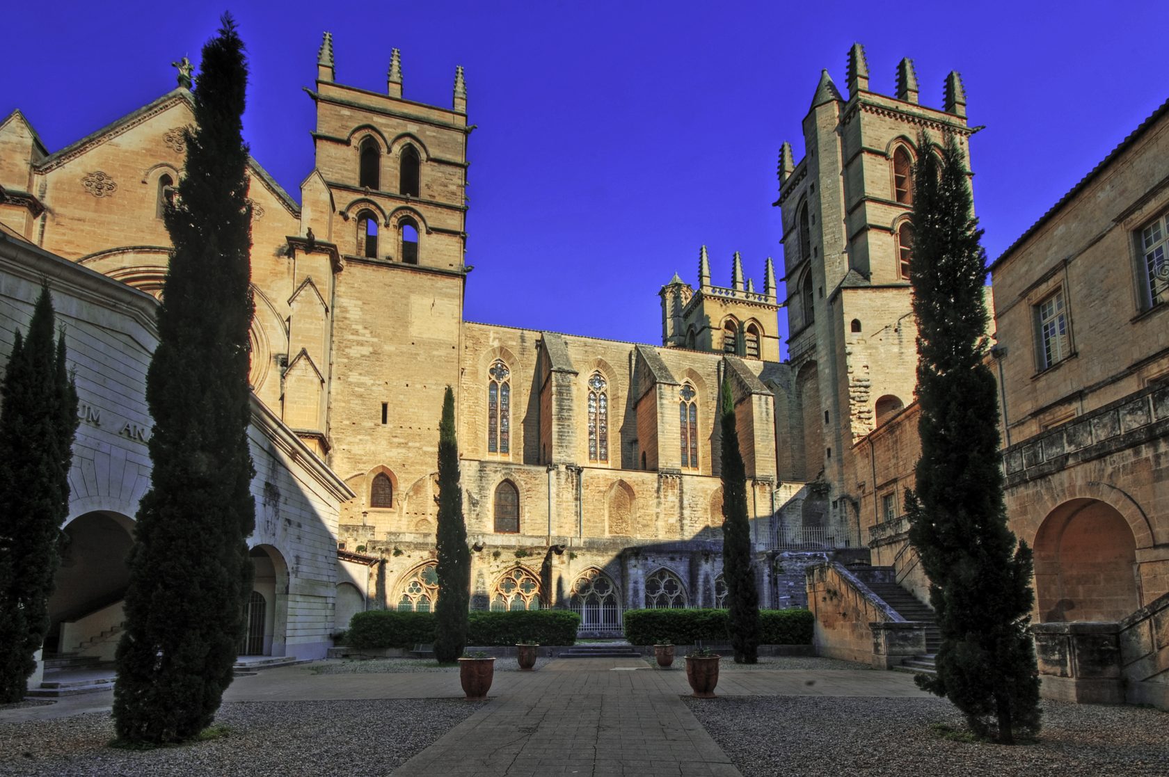 Montpellier, France: The Complete Travel Guide to the Southern Gem