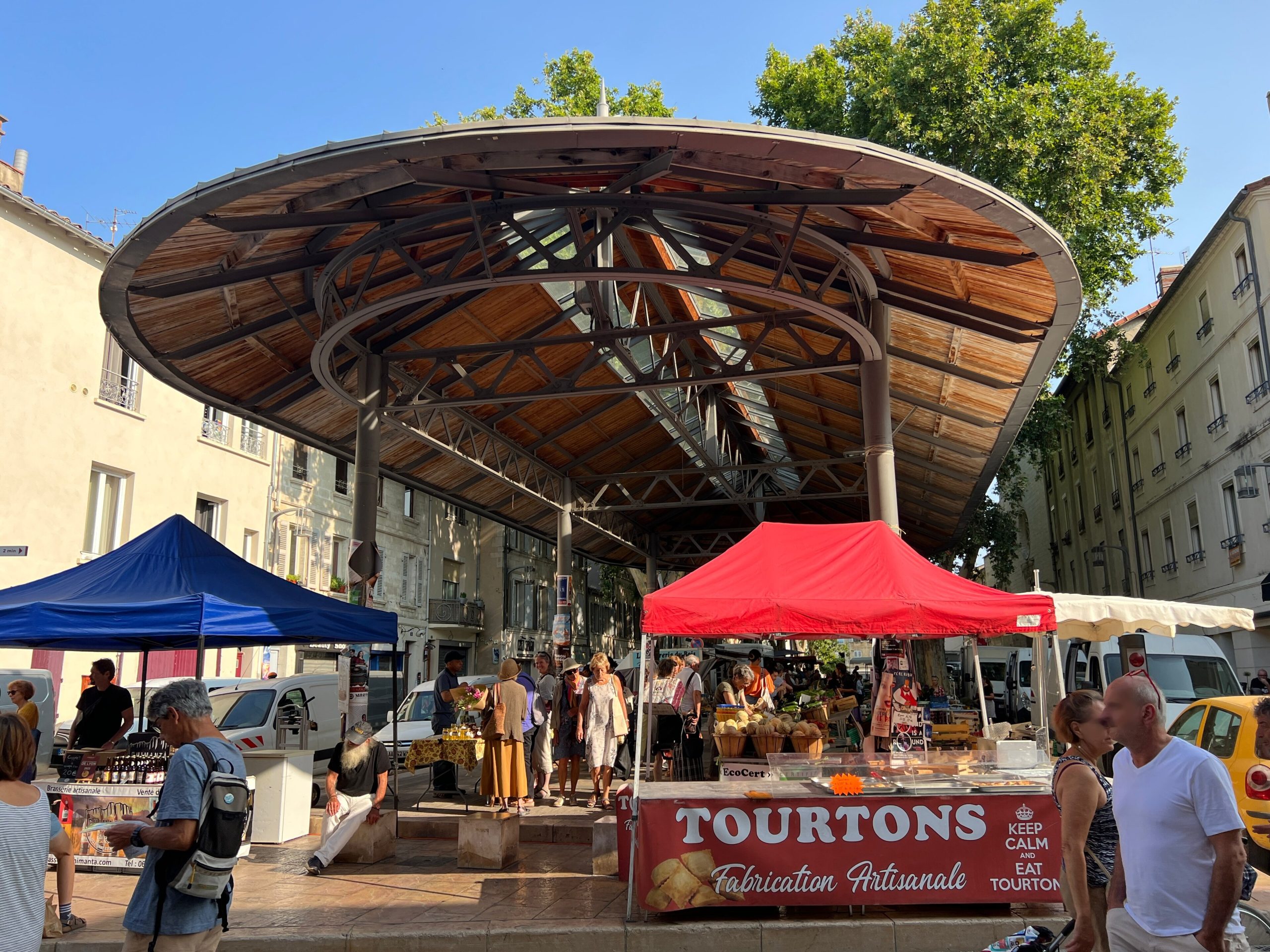 Place des Carmes, Avignon (2026): A lively local square with gardens ...