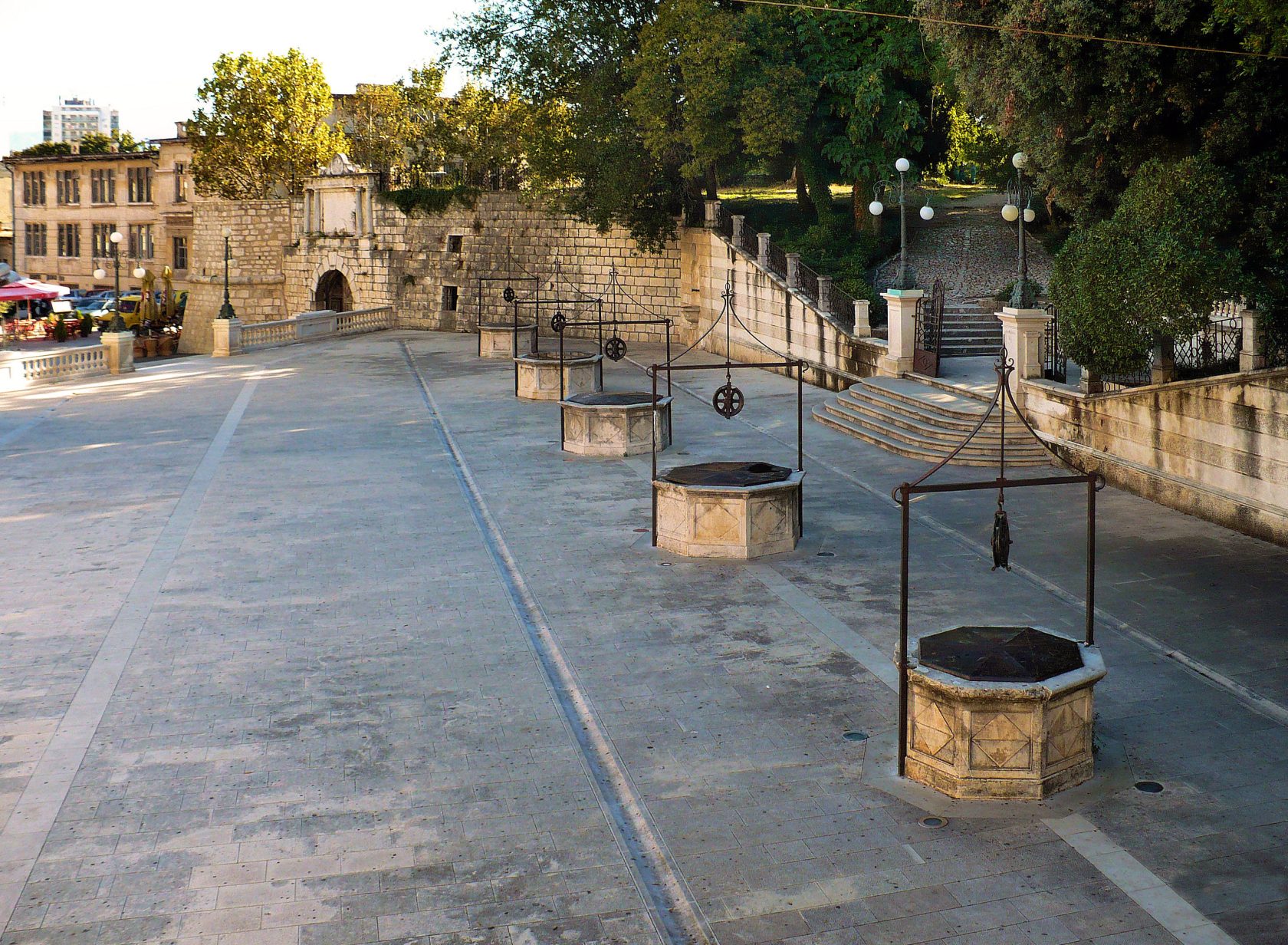 Self-Guided Walking Tour of Zadar (+ Maps!): Old Town Sights, Roman ...