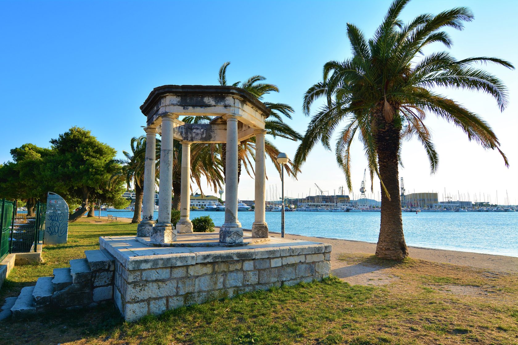 Self-Guided Walking Tour of Trogir (+ Maps!): Old Town Gates, Cathedral ...