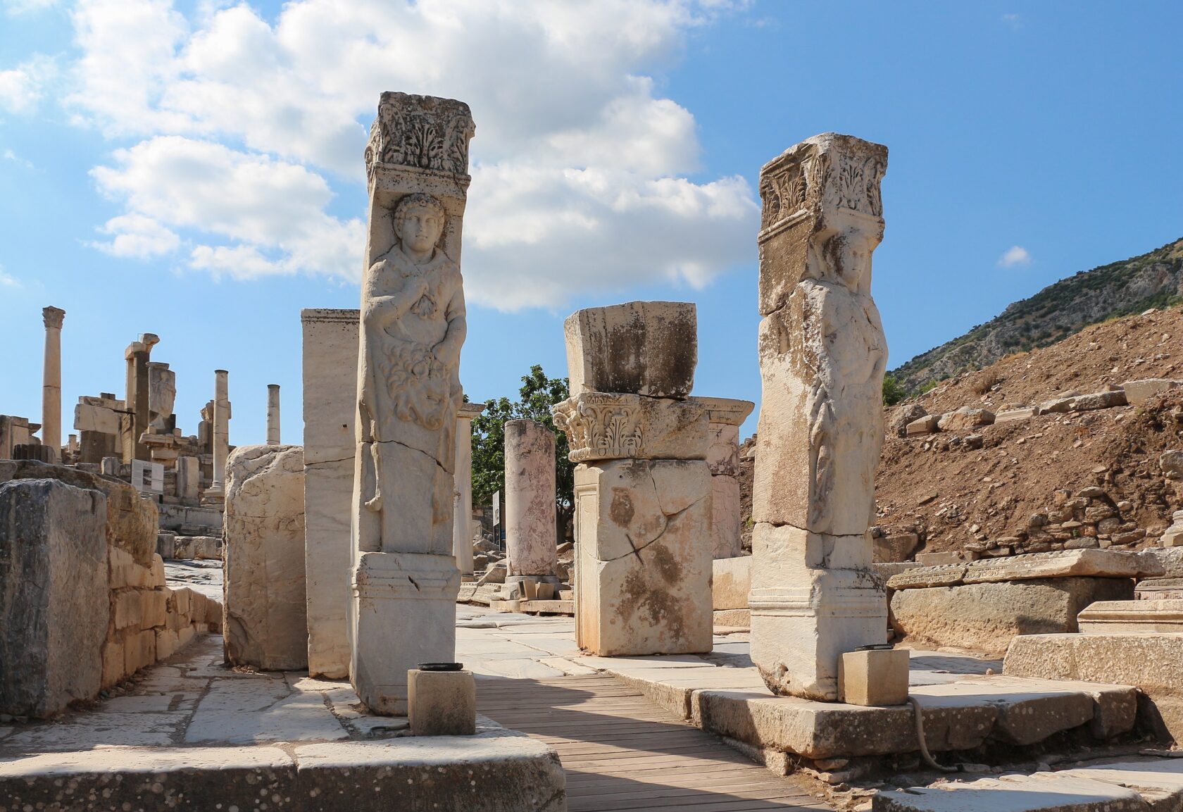 Self-Guided Walking Tour of Ephesus, Turkey (+ Maps): Library of Celsus ...