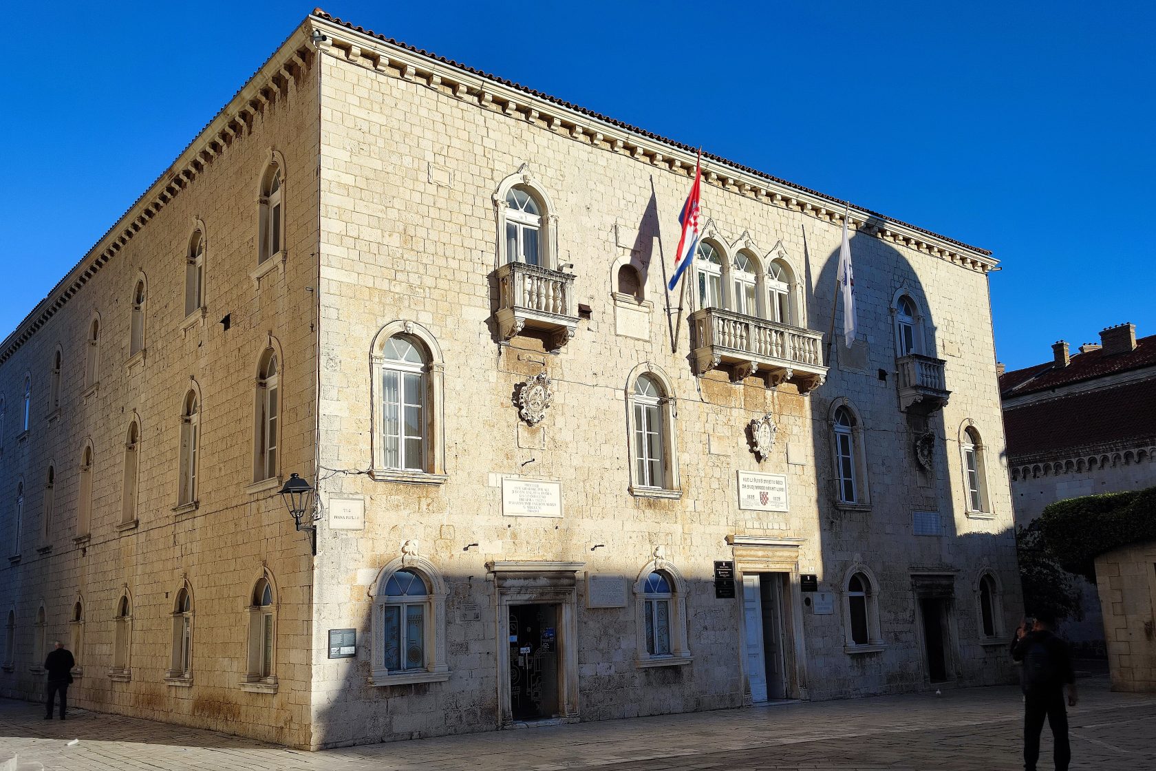 Self-Guided Walking Tour of Trogir (+ Maps!): Old Town Gates, Cathedral ...